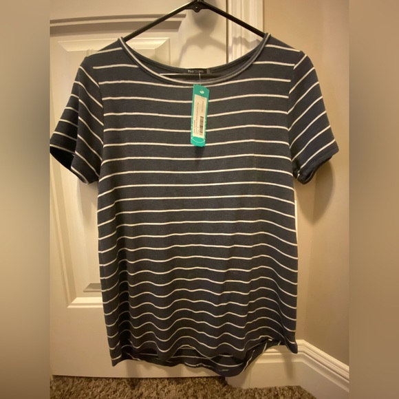 Pink Clover | Tops | Nwt Pink Clover Daisy Button Back Top Small | Poshmark